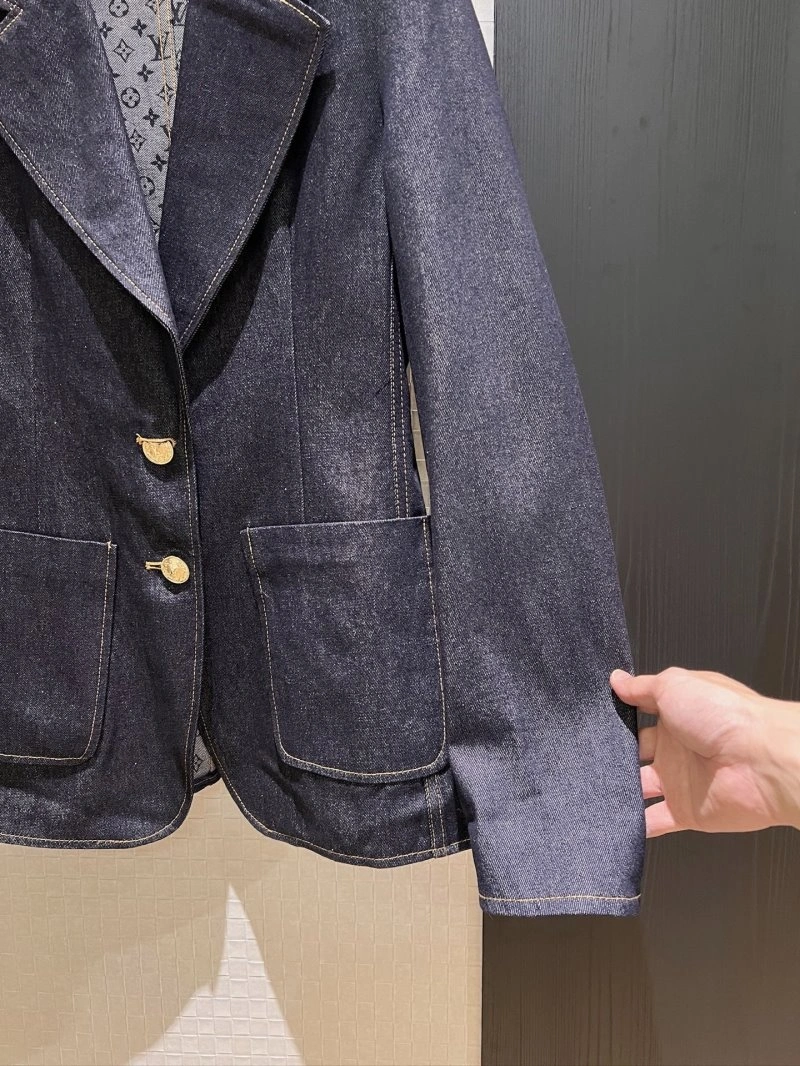 Low-cost Unclassified Brand Outwear