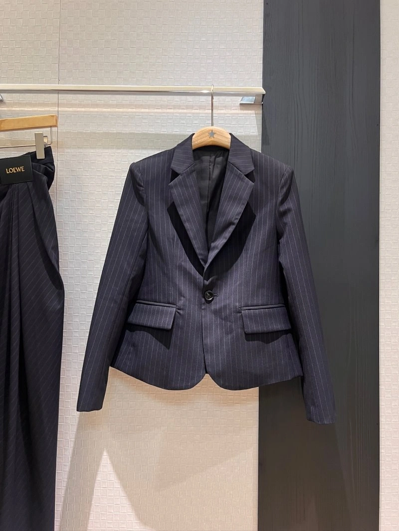 Unclassified Brand Outwear