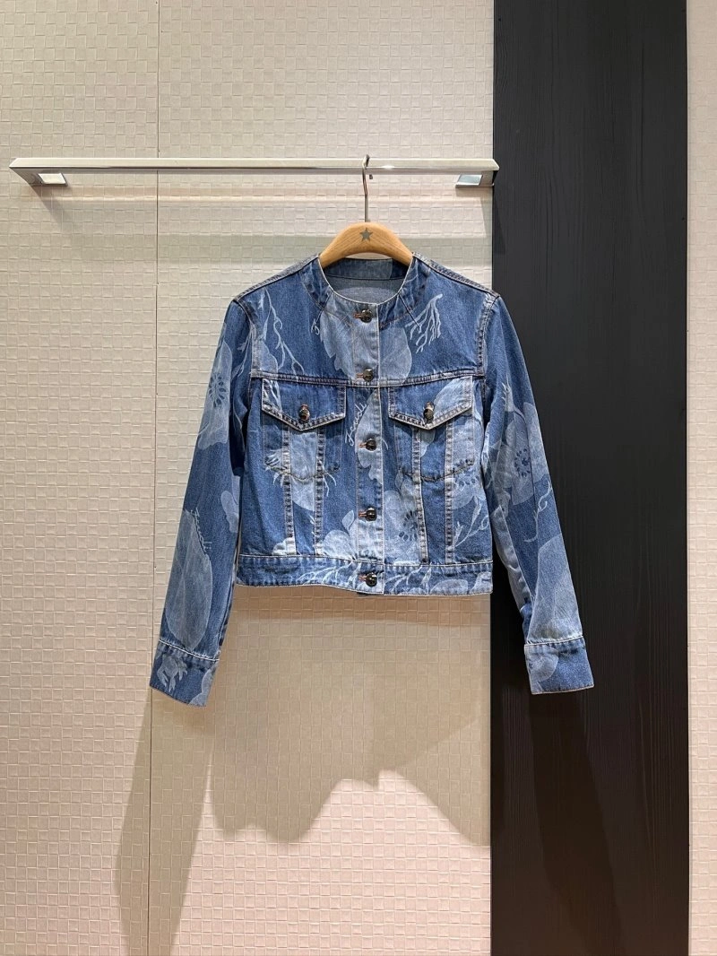 Unclassified Brand Outwear