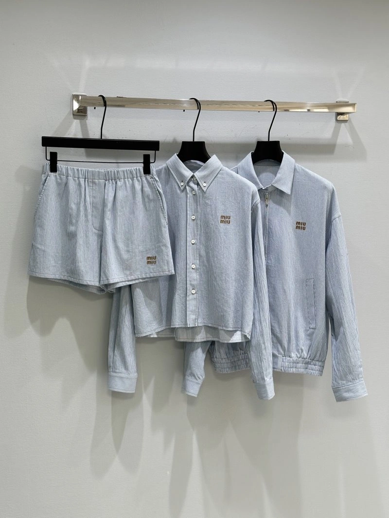 Unclassified Brand Outwear
