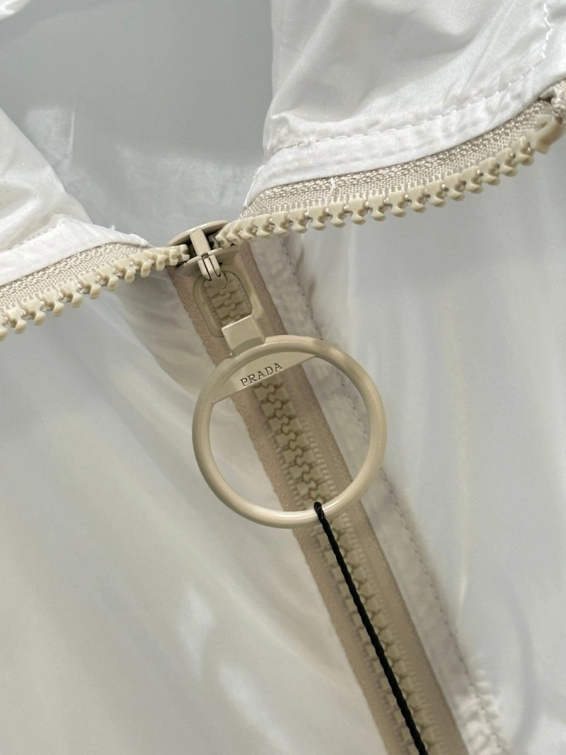Bargain Unclassified Brand Outwear