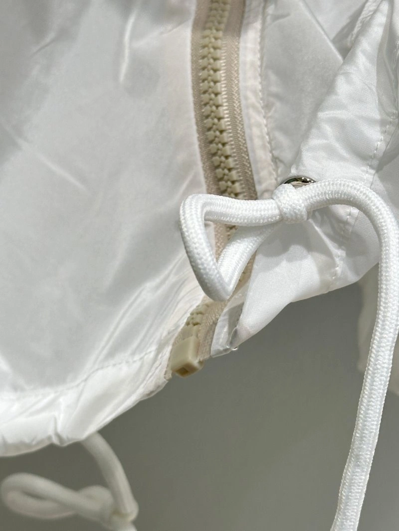 Bargain Unclassified Brand Outwear