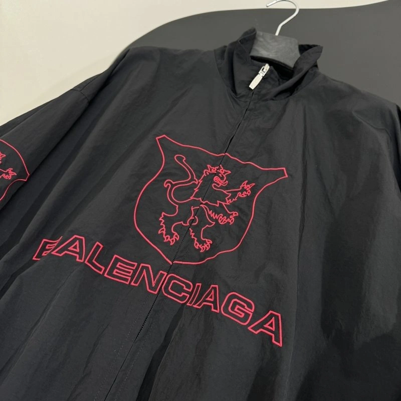 Cut-rate Unclassified Brand Outwear