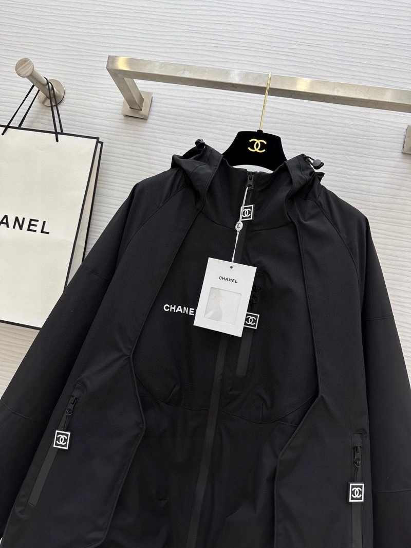 Indistinguishable Unclassified Brand Outwear