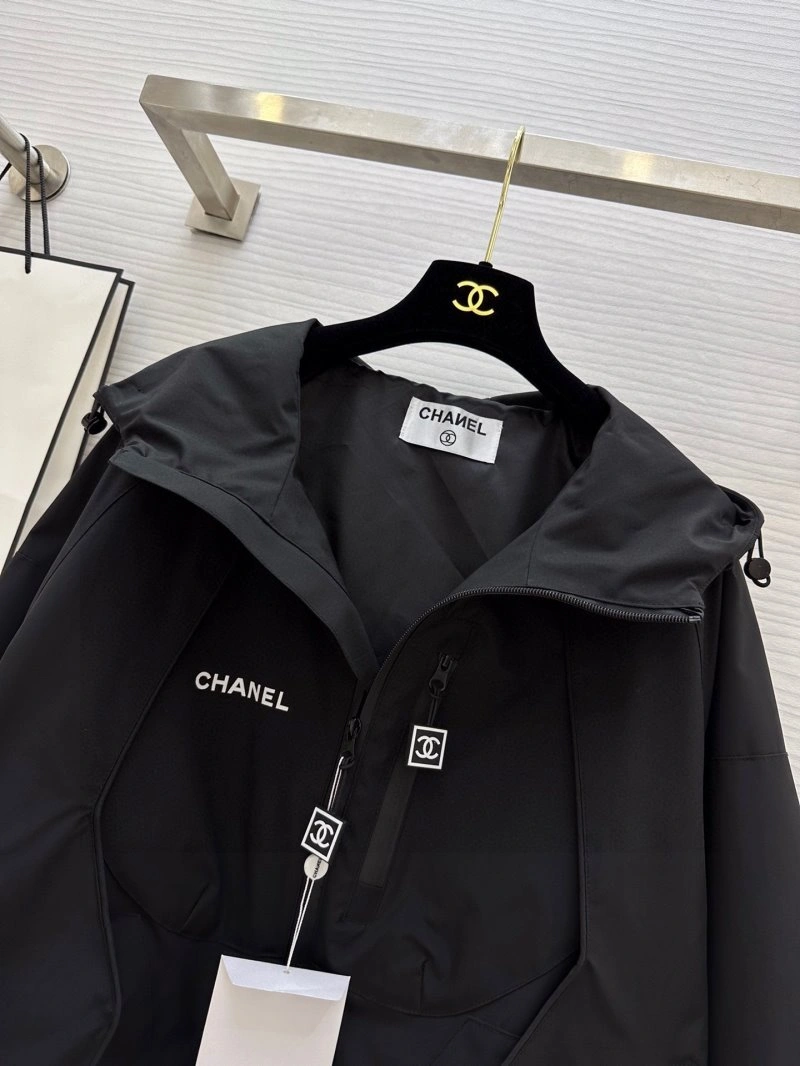 Indistinguishable Unclassified Brand Outwear