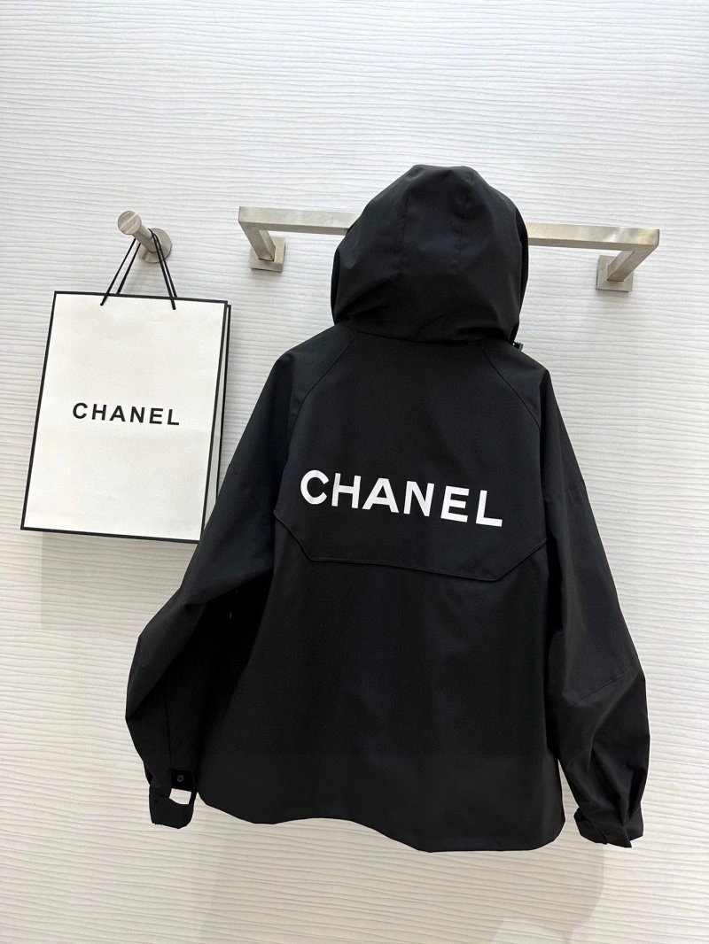 Indistinguishable Unclassified Brand Outwear