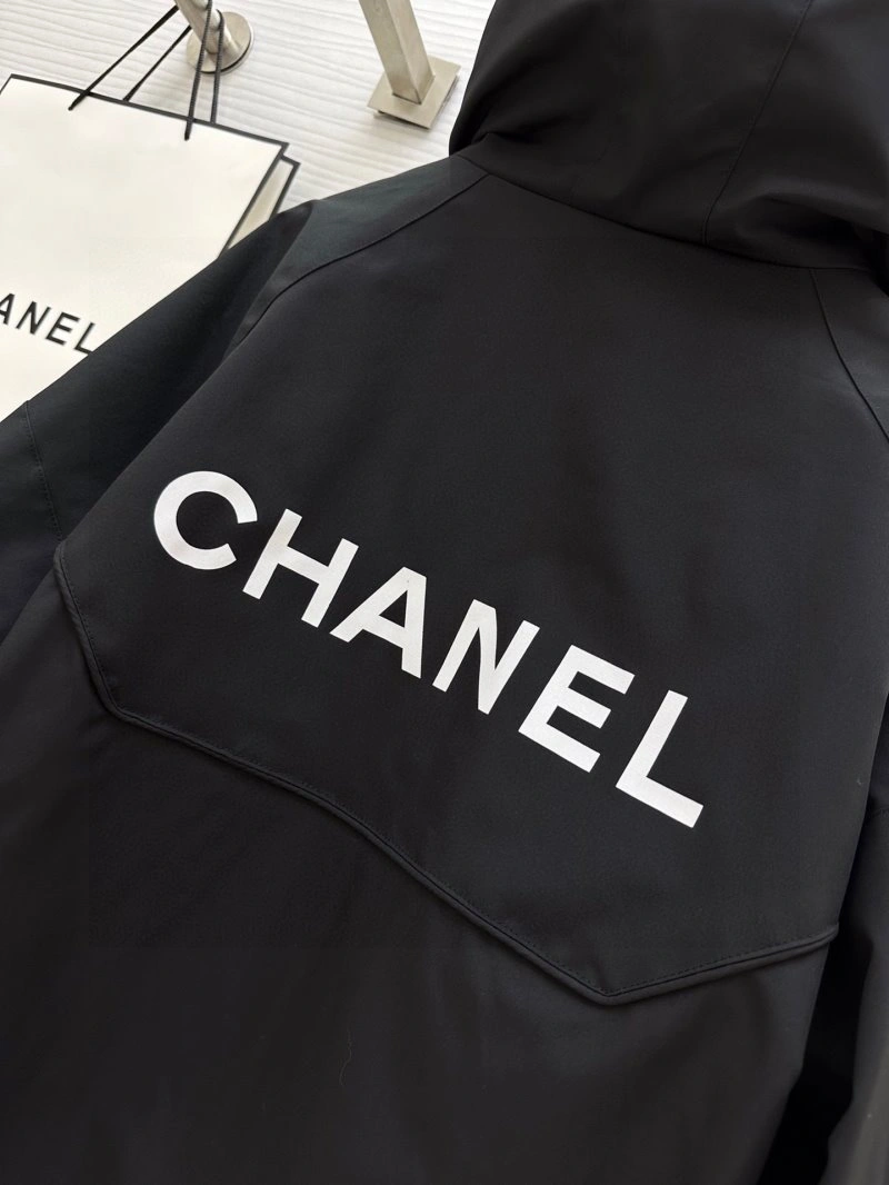 Indistinguishable Unclassified Brand Outwear