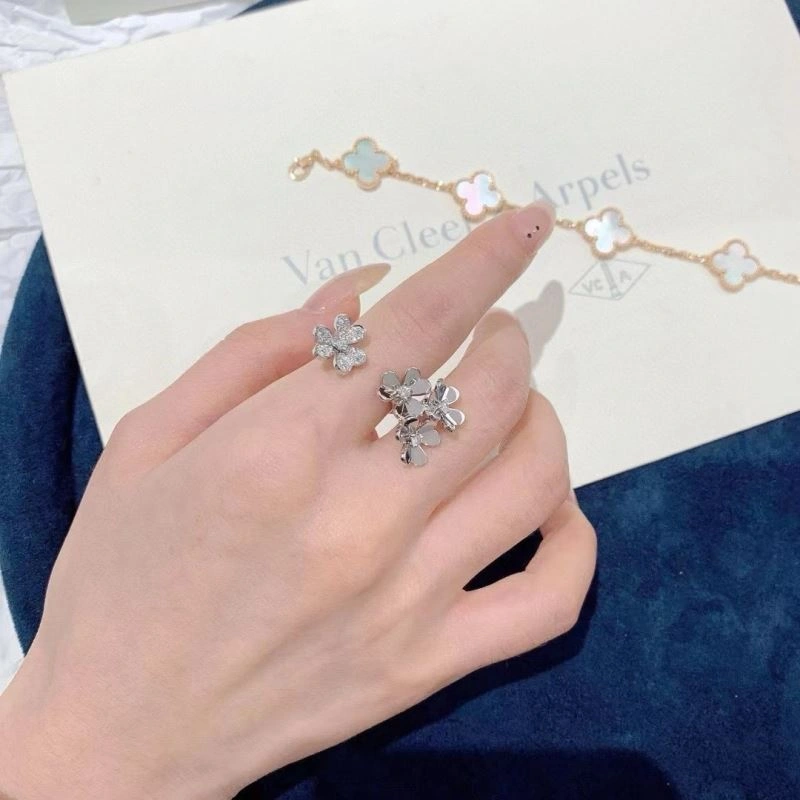 Unclassified Brand Rings