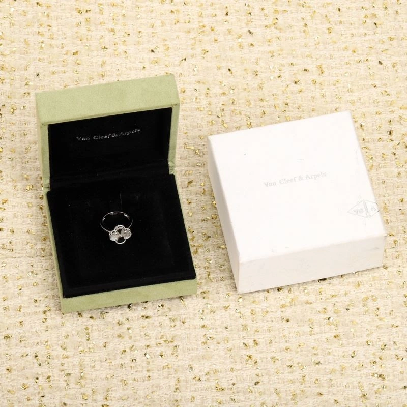 Unclassified Brand Rings