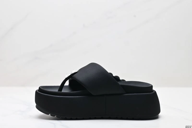 Indistinguishable Unclassified Brand Sandals