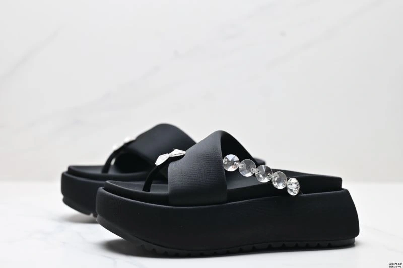 Indistinguishable Unclassified Brand Sandals