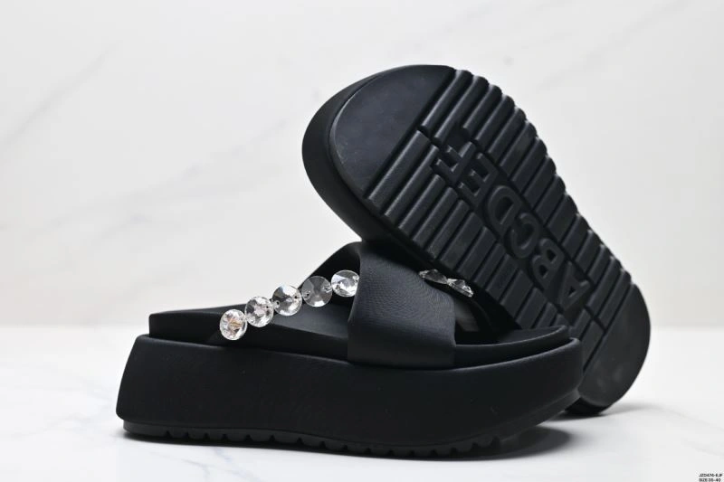 Indistinguishable Unclassified Brand Sandals