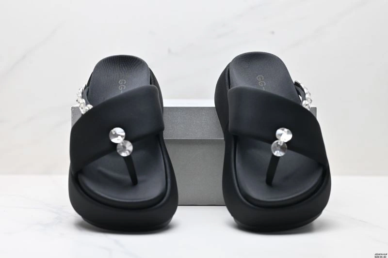 Indistinguishable Unclassified Brand Sandals