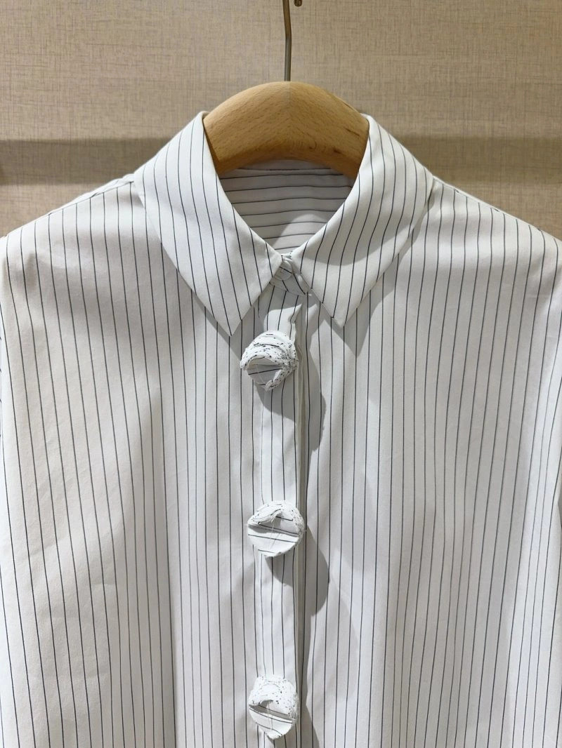 Accurate model Unclassified Brand Shirts