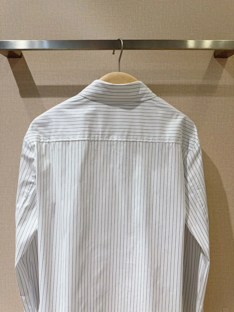 Accurate model Unclassified Brand Shirts