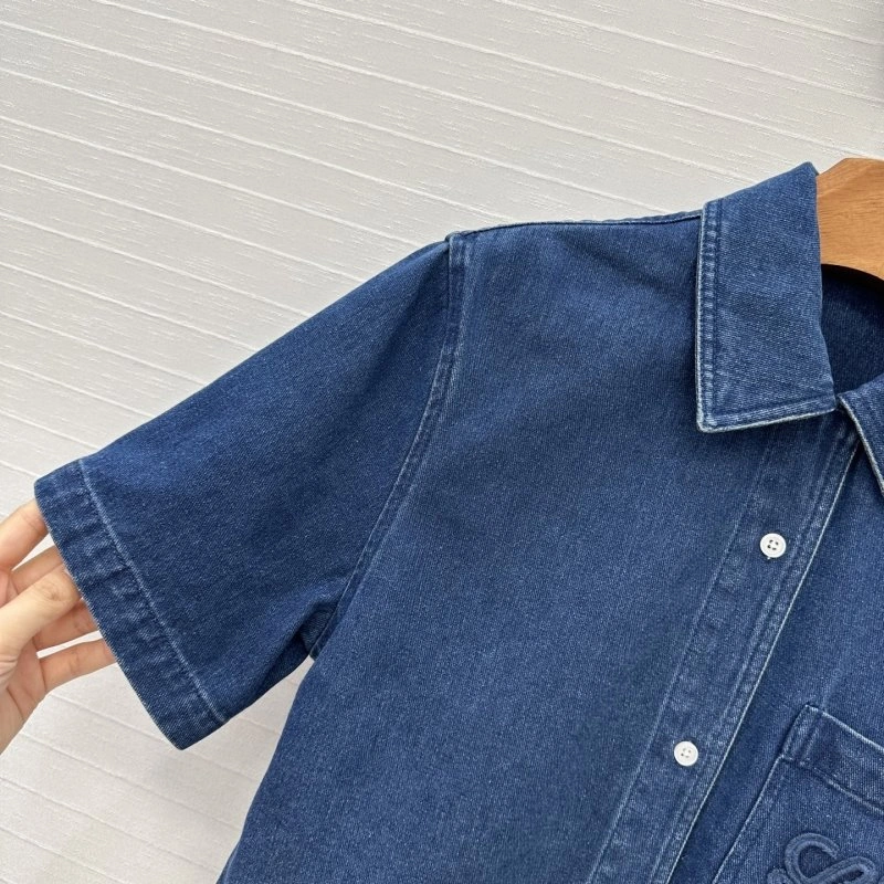 Indistinguishable Unclassified Brand Shirts