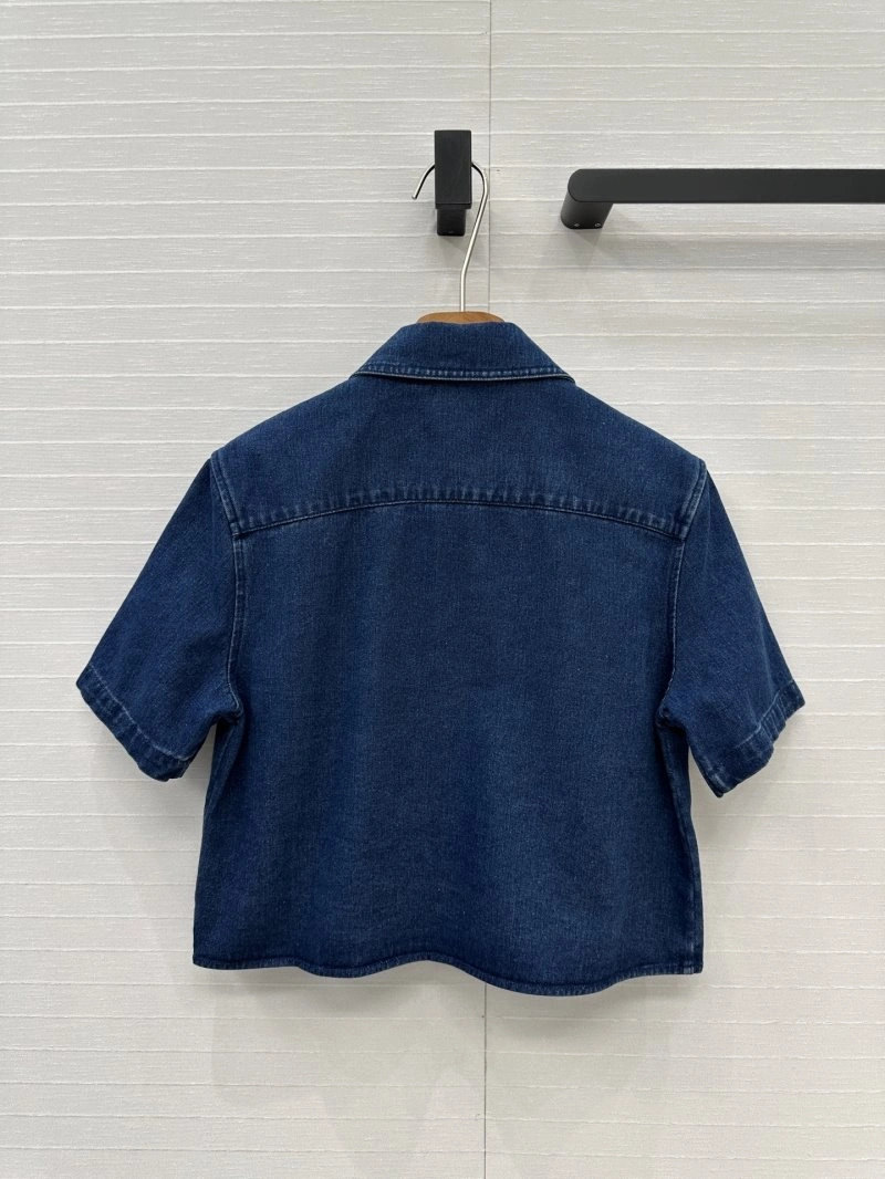 Indistinguishable Unclassified Brand Shirts