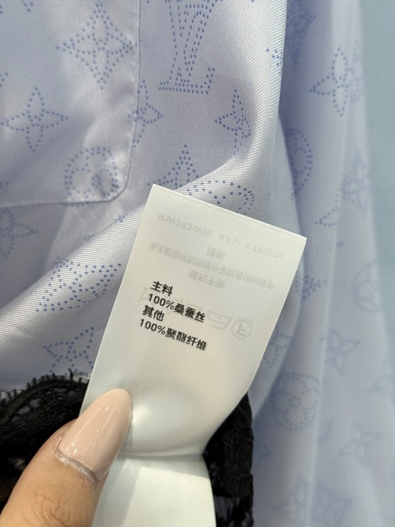 Accurate model Unclassified Brand Shirts