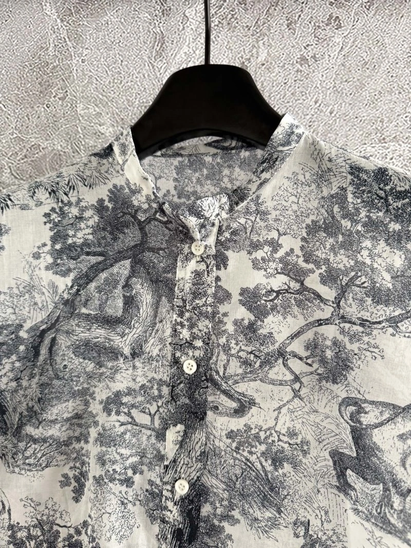 Accurate model Unclassified Brand Shirts