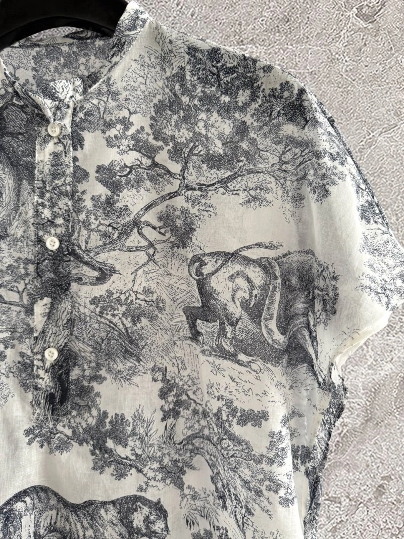 Accurate model Unclassified Brand Shirts