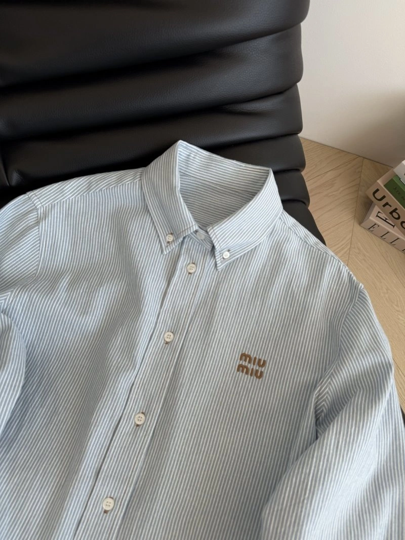 Accurate model Unclassified Brand Shirts