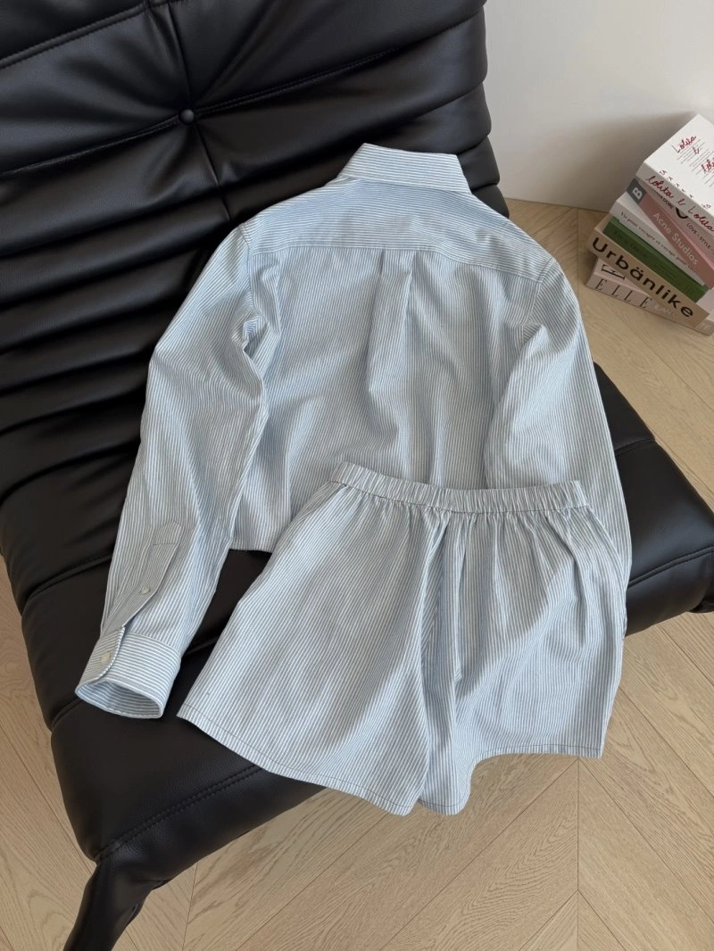 Accurate model Unclassified Brand Shirts