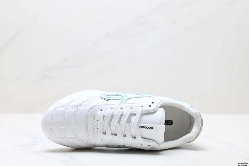 Accurate model Unclassified Brand Shoes