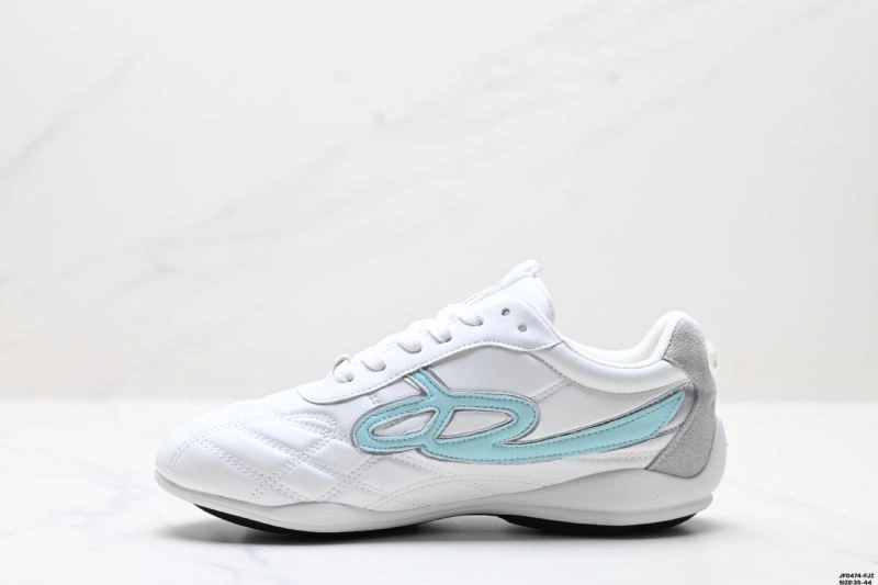 Accurate model Unclassified Brand Shoes