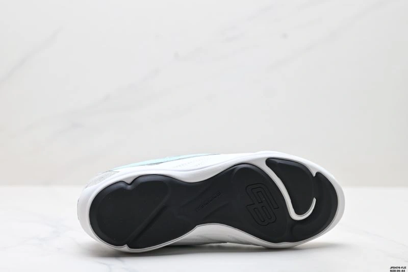 Accurate model Unclassified Brand Shoes