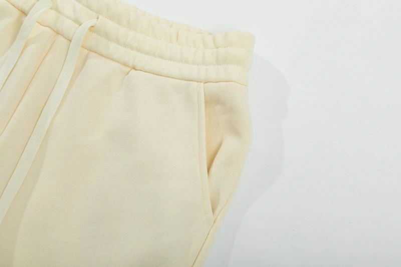 Indistinguishable Unclassified Brand Short Pants