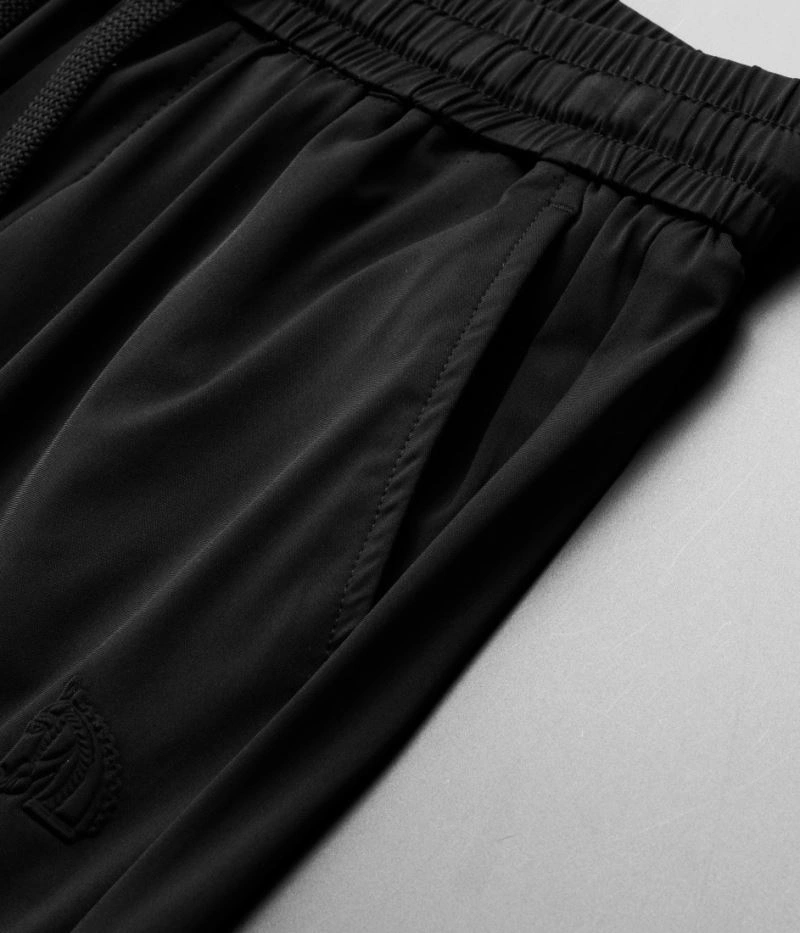 Value-priced Unclassified Brand Short Pants