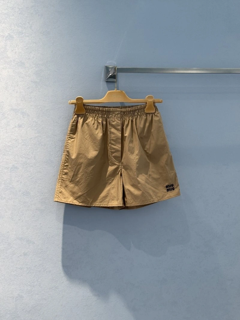 Accurate model Unclassified Brand Short Pants