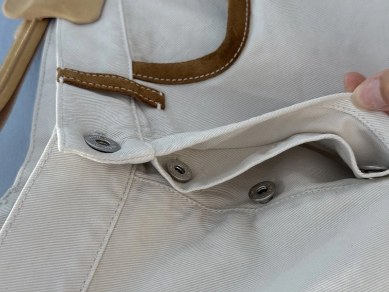 Accurate model Unclassified Brand Short Pants