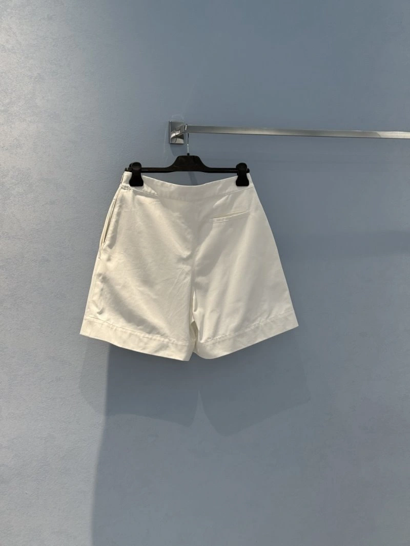 Indistinguishable Unclassified Brand Short Pants