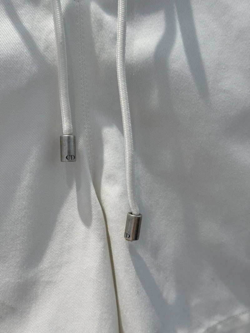 Indistinguishable Unclassified Brand Short Pants