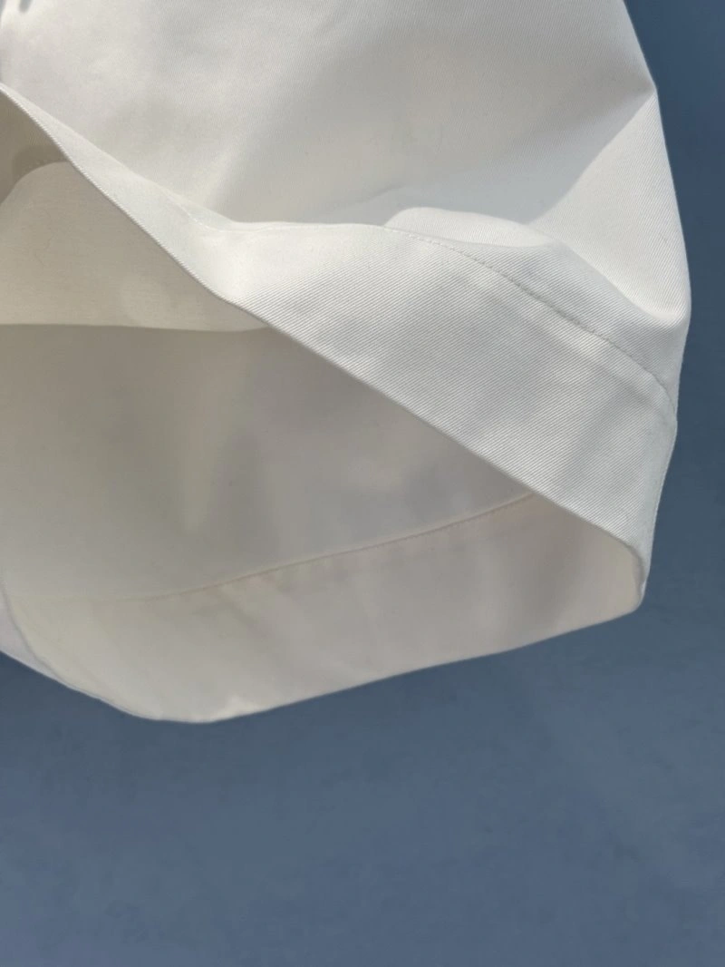 Indistinguishable Unclassified Brand Short Pants