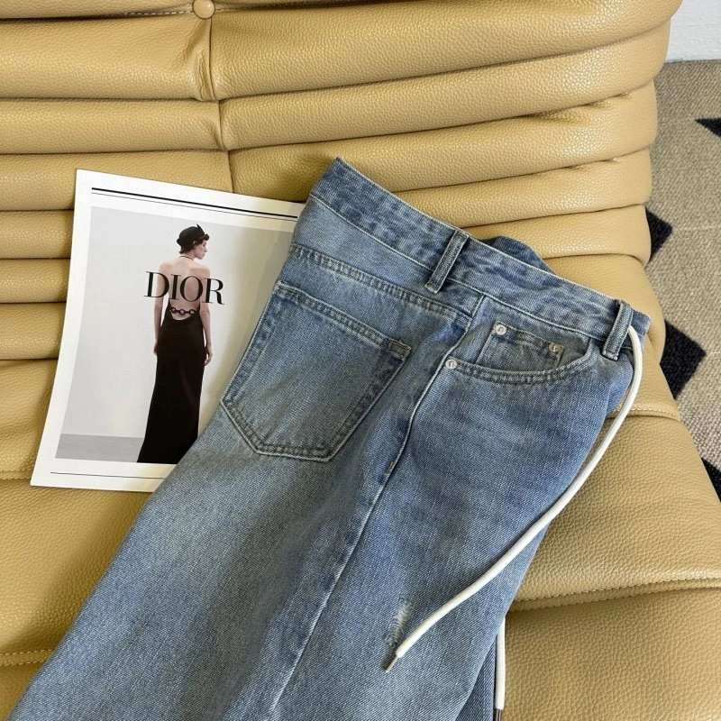 Accurate model Unclassified Brand Short Pants