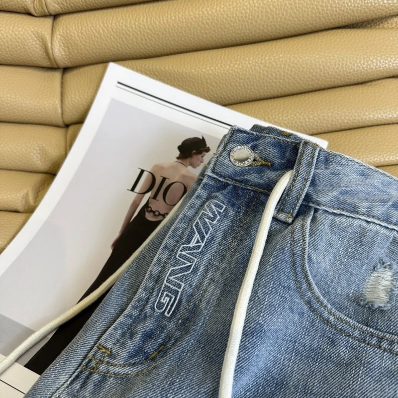 Accurate model Unclassified Brand Short Pants