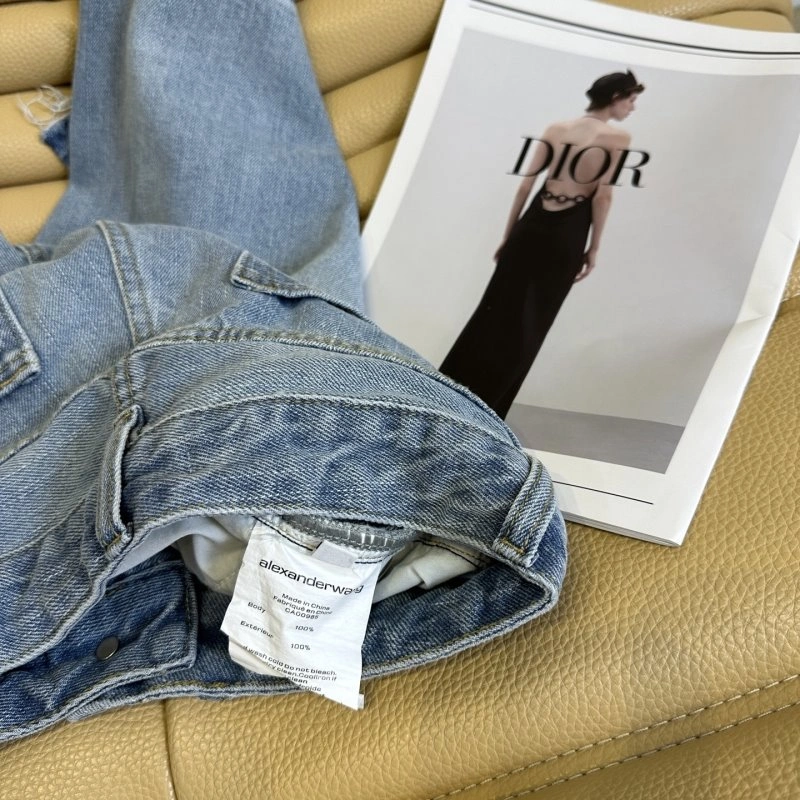 Accurate model Unclassified Brand Short Pants