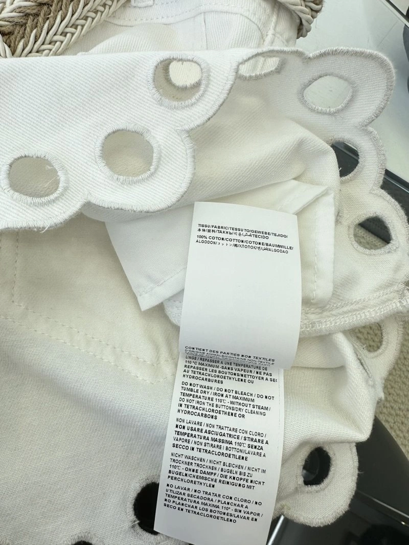 Real Unclassified Brand Short Pants