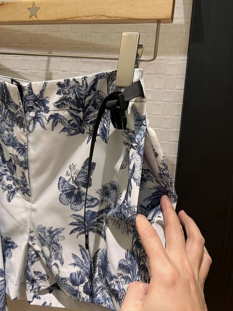 Accurate model Unclassified Brand Short Pants