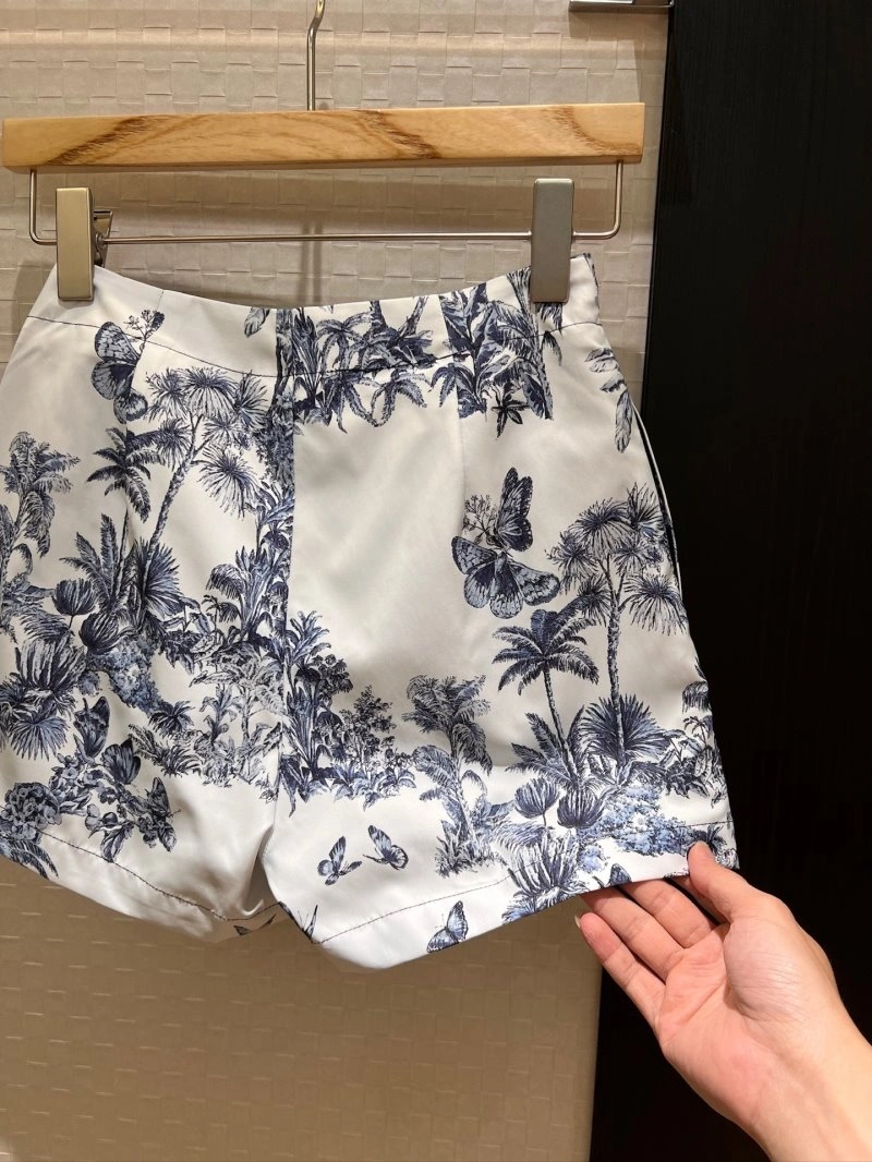 Accurate model Unclassified Brand Short Pants