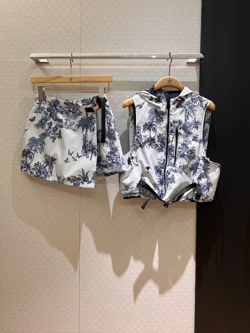 Accurate model Unclassified Brand Short Pants
