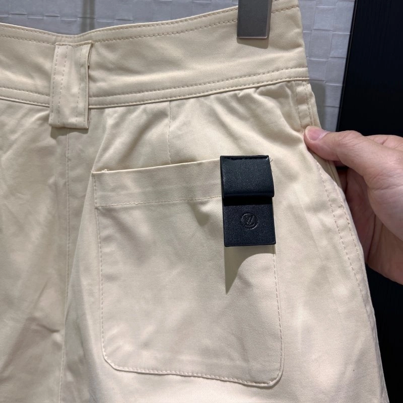 Real Unclassified Brand Short Pants