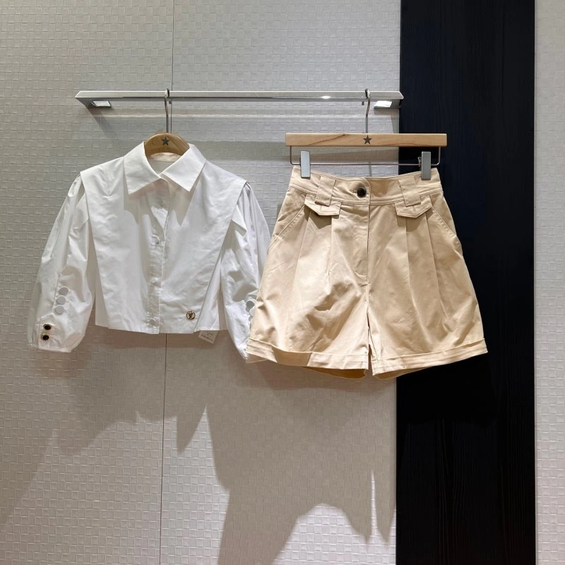 Real Unclassified Brand Short Pants