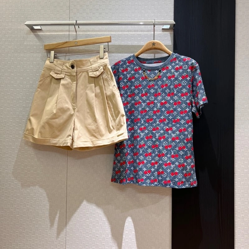 Real Unclassified Brand Short Pants