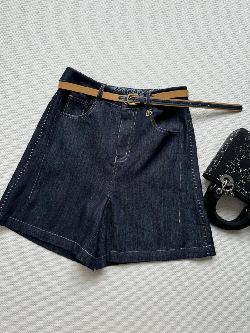 Official Unclassified Brand Short Pants