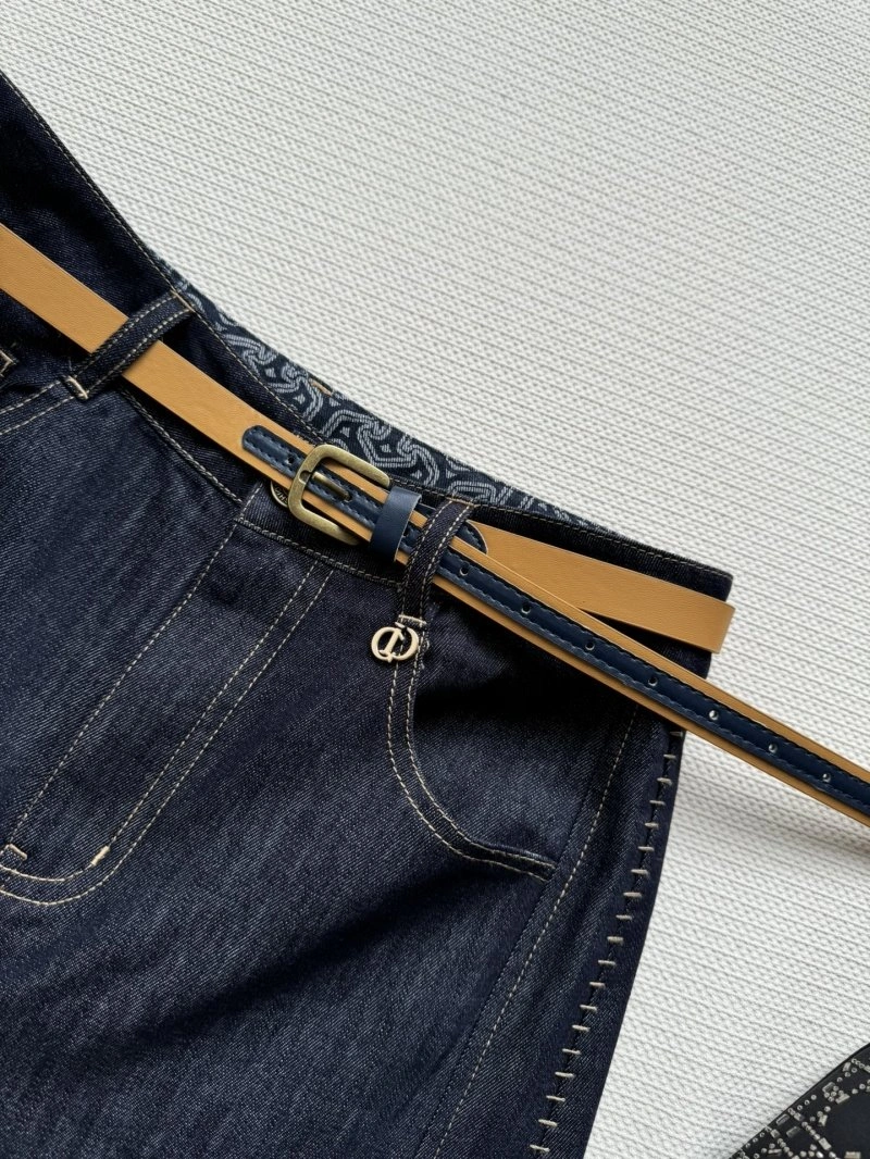 Official Unclassified Brand Short Pants