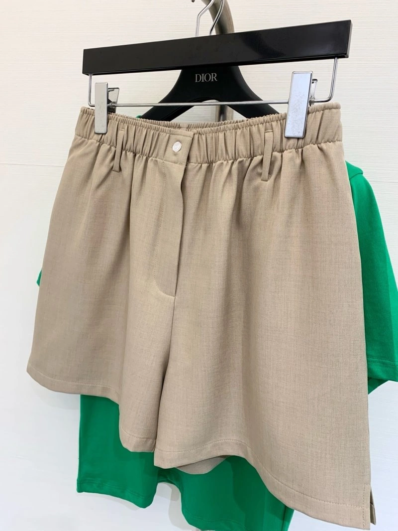 Value-priced Unclassified Brand Short Pants