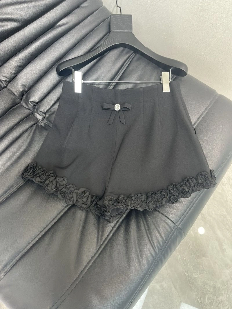 Value-priced Unclassified Brand Short Pants